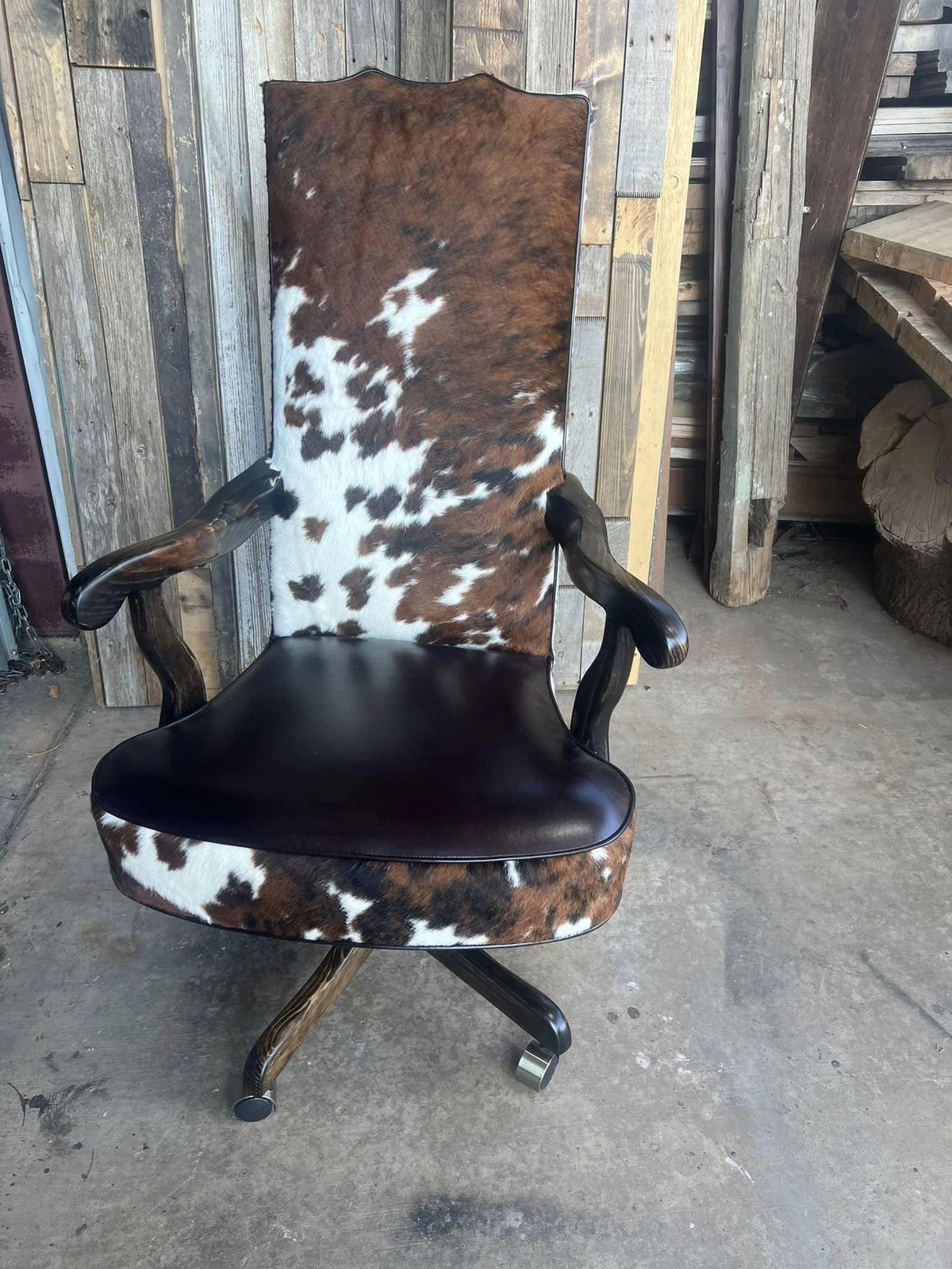 Executive Rustic Office Furniture | Luxury Western Office Furniture ...